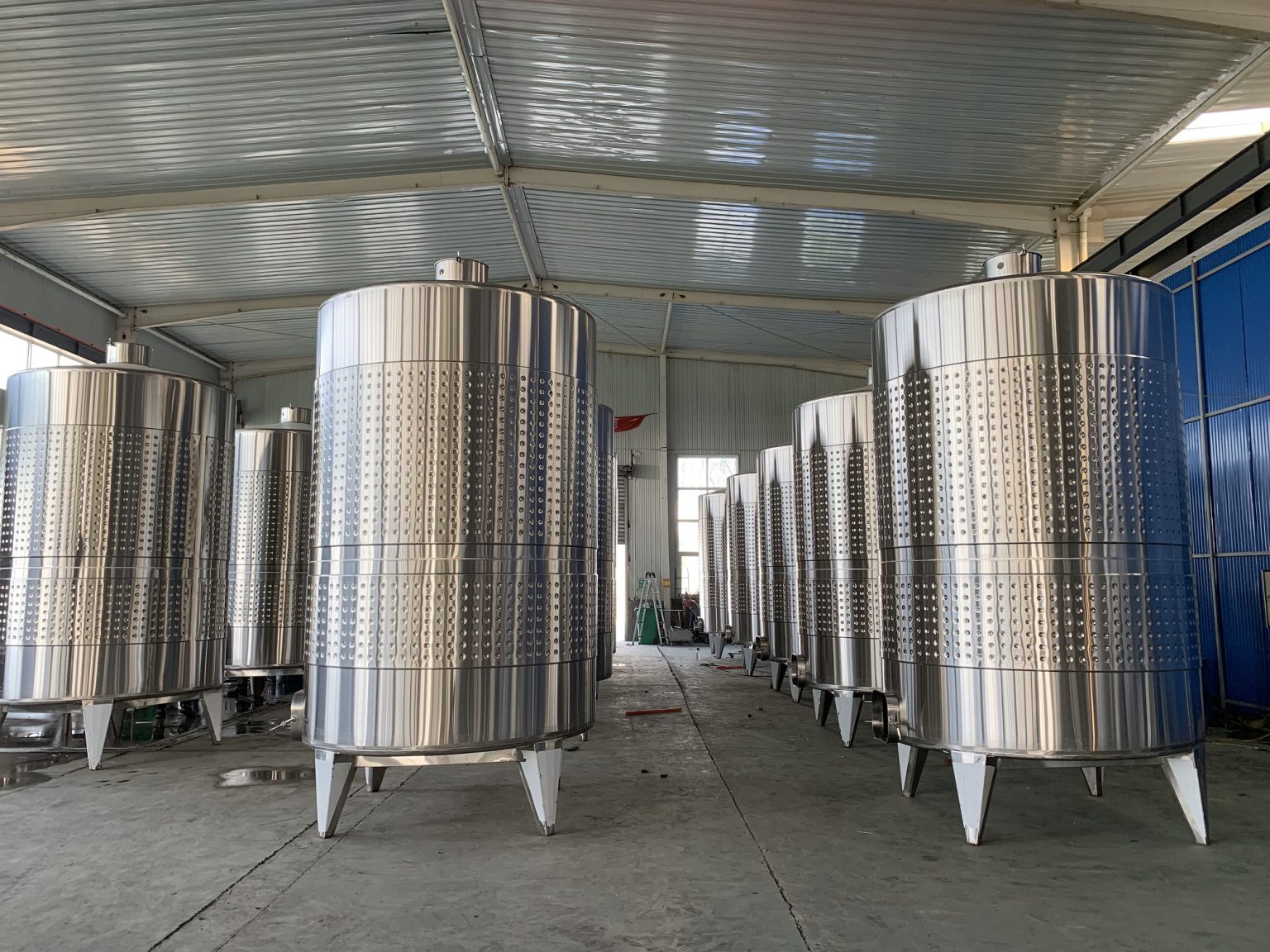 stainless wine fermenter, wine fermentation tanks, wine tanks, winery ...
