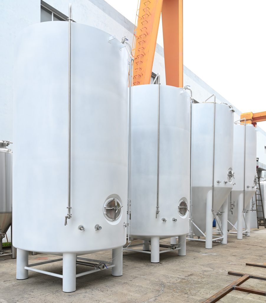 80bbl brite beer tanks with painting in ourter surface