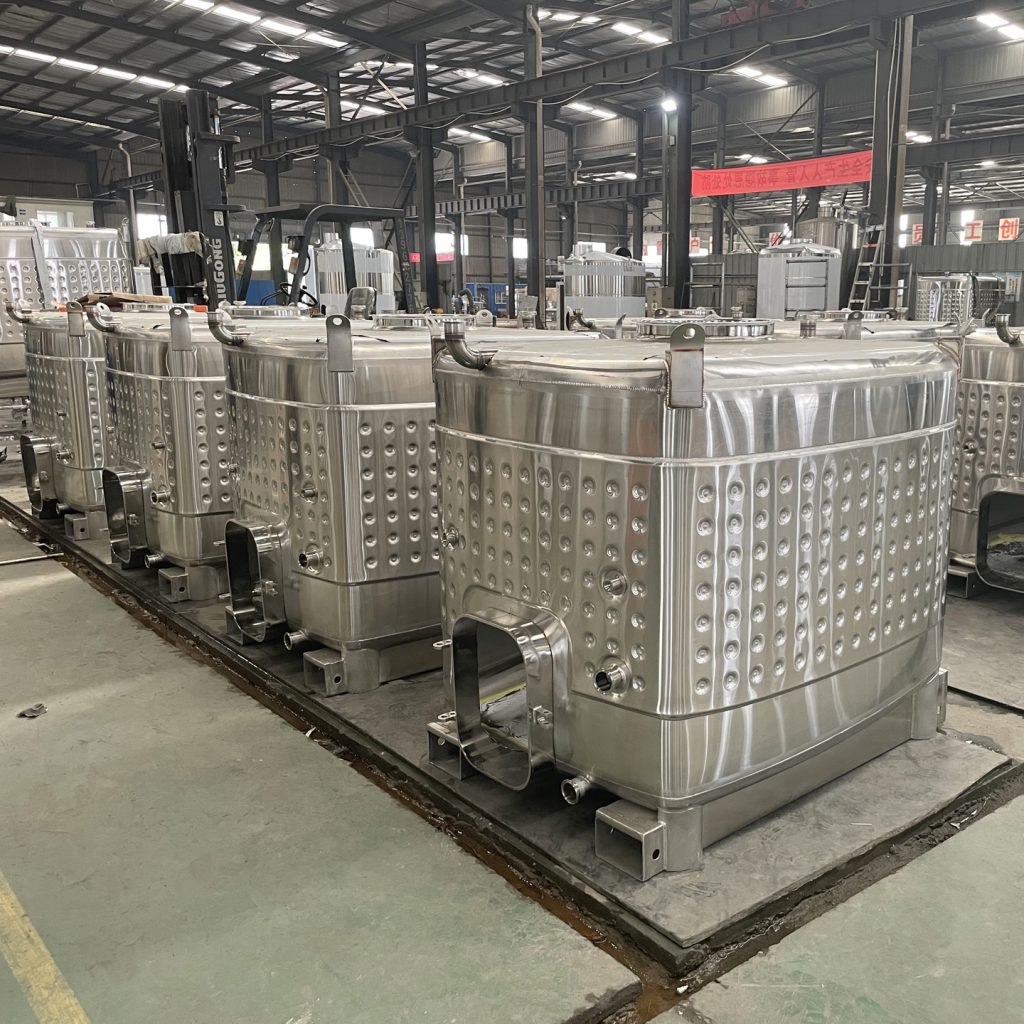 square wine tank, square tank, rectangular stacking tank, stackable ...